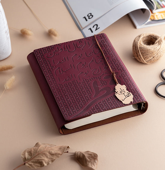 Notebook : Maroon Notebook (قطر الرجال الأولين) – Papillon Qatar